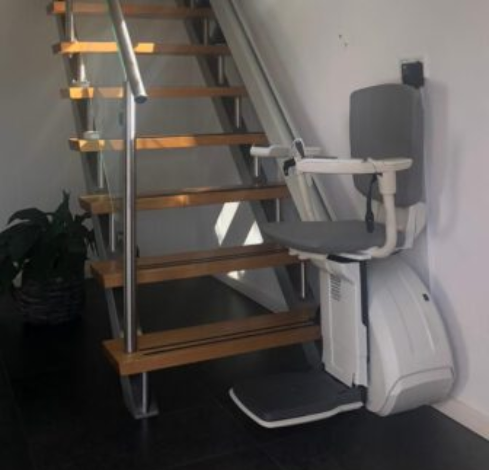 Straight stairlifts | See our assortment | Summit Stairlifts